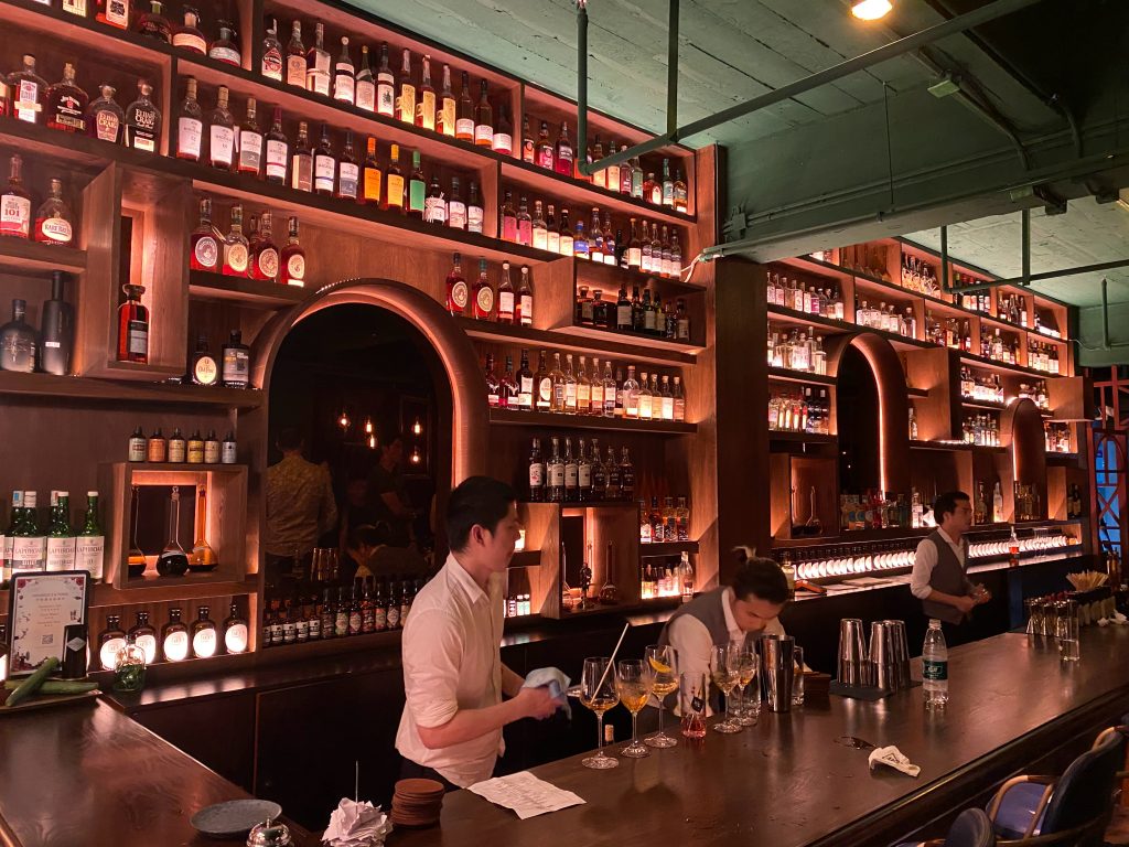 8 Commercial Bar Design Tips For A Successful Business
